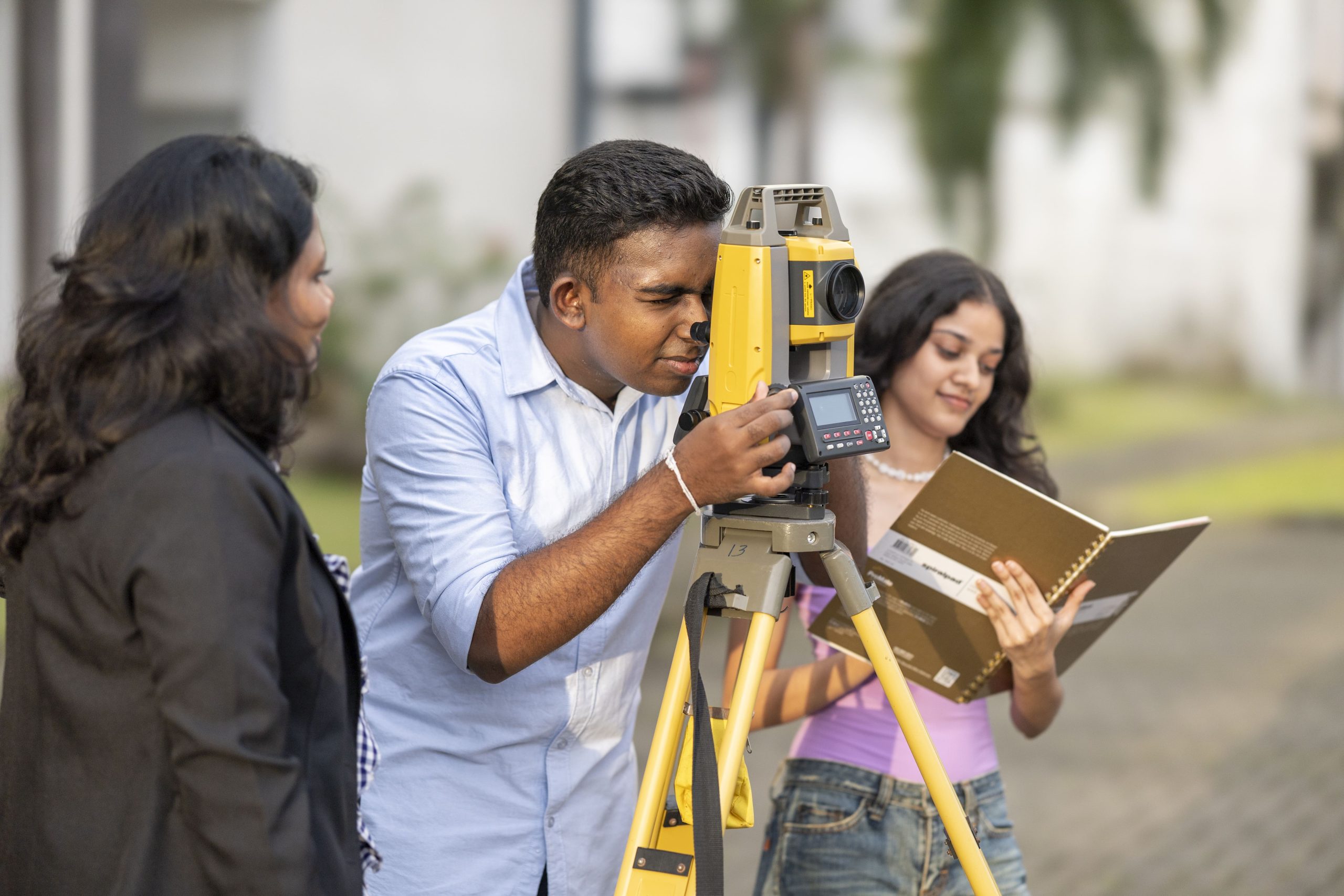 Bachelor of Engineering (Honours) Civil and Construction Engineering ...